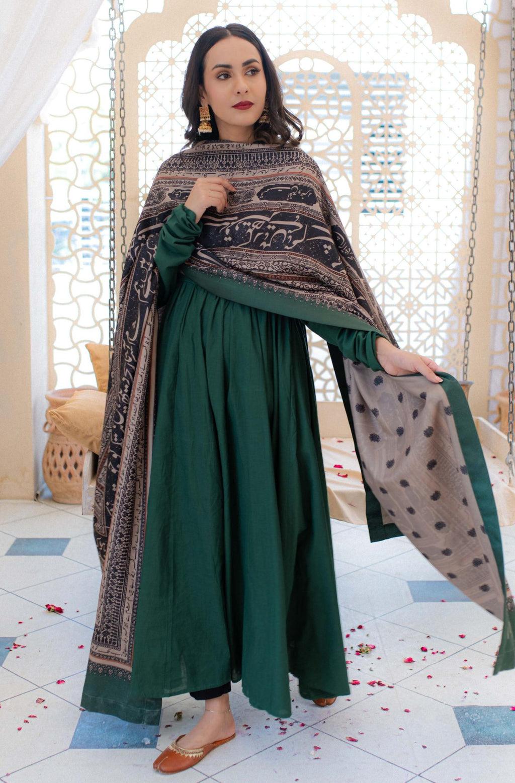 Rashk (Envious Moon) - Green & Beige Shawl – Manto UK